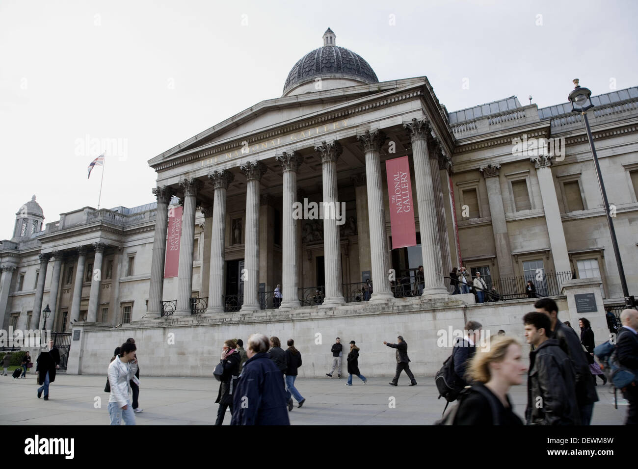 The national gallery in trafalgar square hi-res stock photography and ...