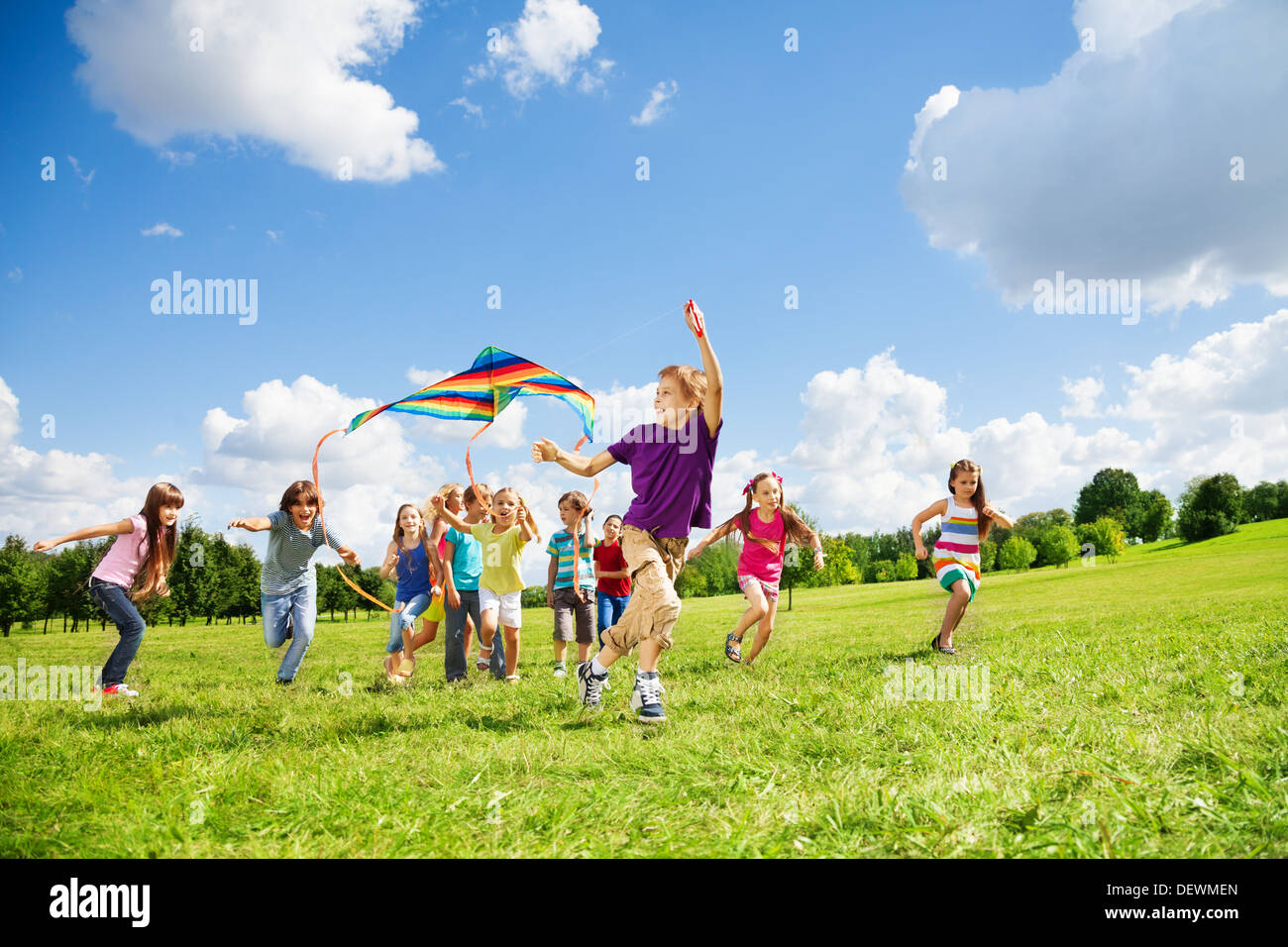 Girls on the run park hi-res stock photography and images - Alamy
