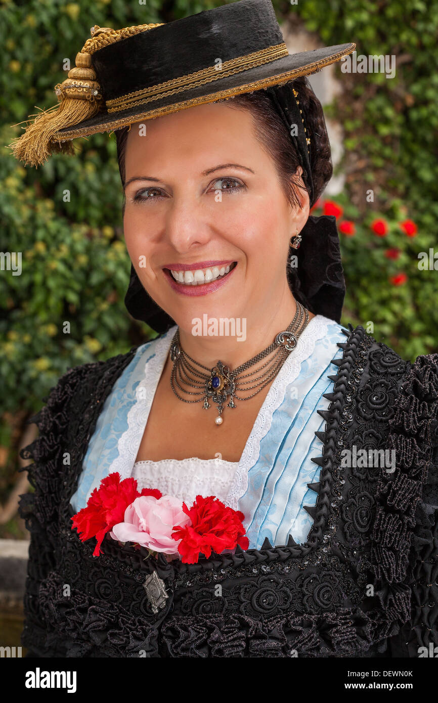 Bavarian costume hi-res stock photography and images - Alamy