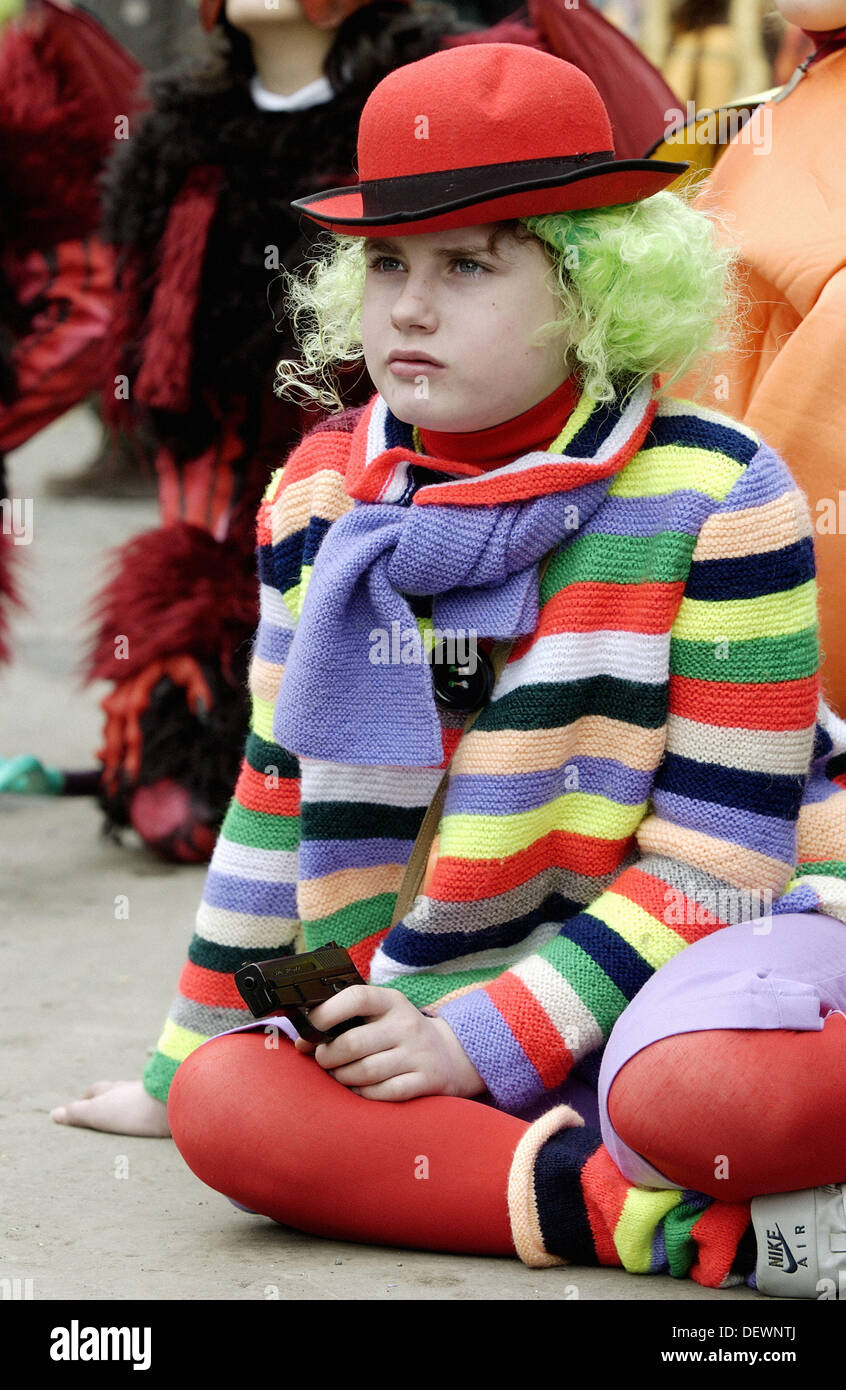 Spain teen girl traditional costume hi-res stock photography and images ...