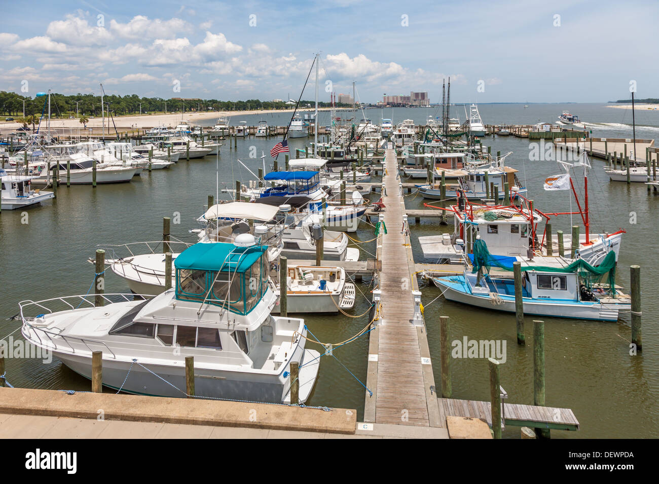 Harbor craft hi-res stock photography and images - Alamy
