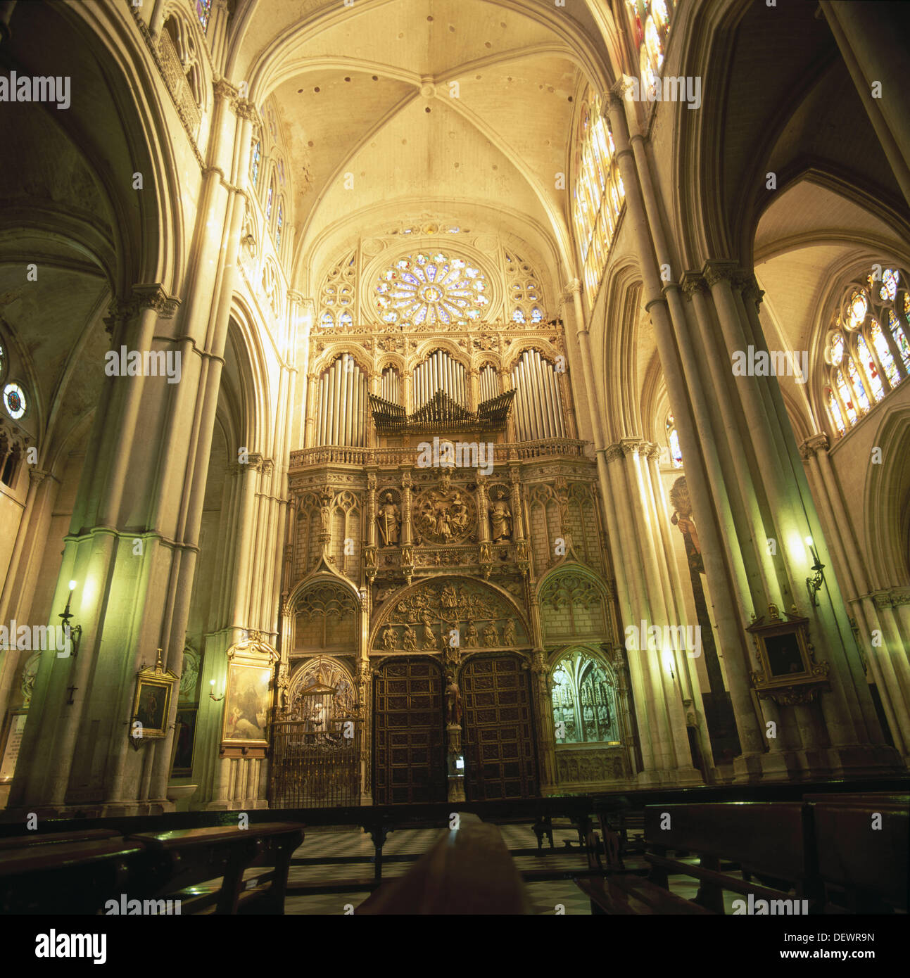 Toledo cathedral interior hi-res stock photography and images - Alamy