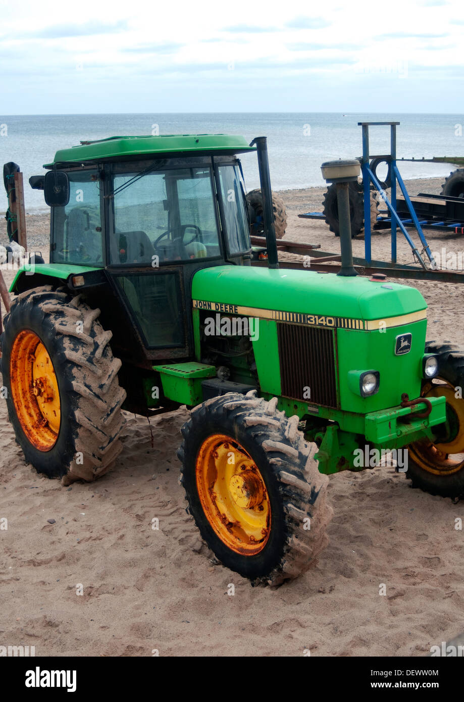 John Deere 3140 Tractor on Hornsea Beach Stock Photo - Alamy