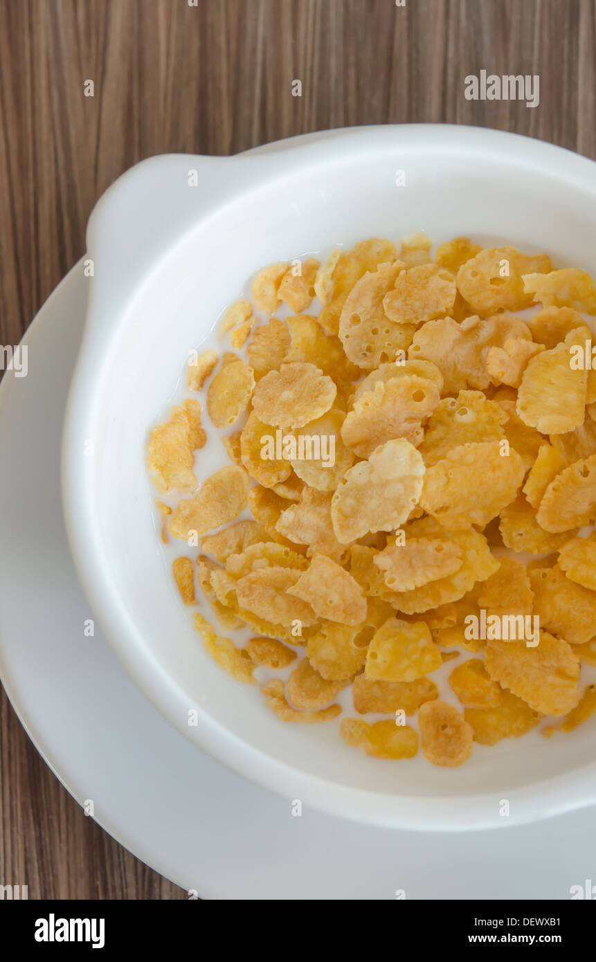 corn flake cereal with fresh milk in white bowl Stock Photo - Alamy
