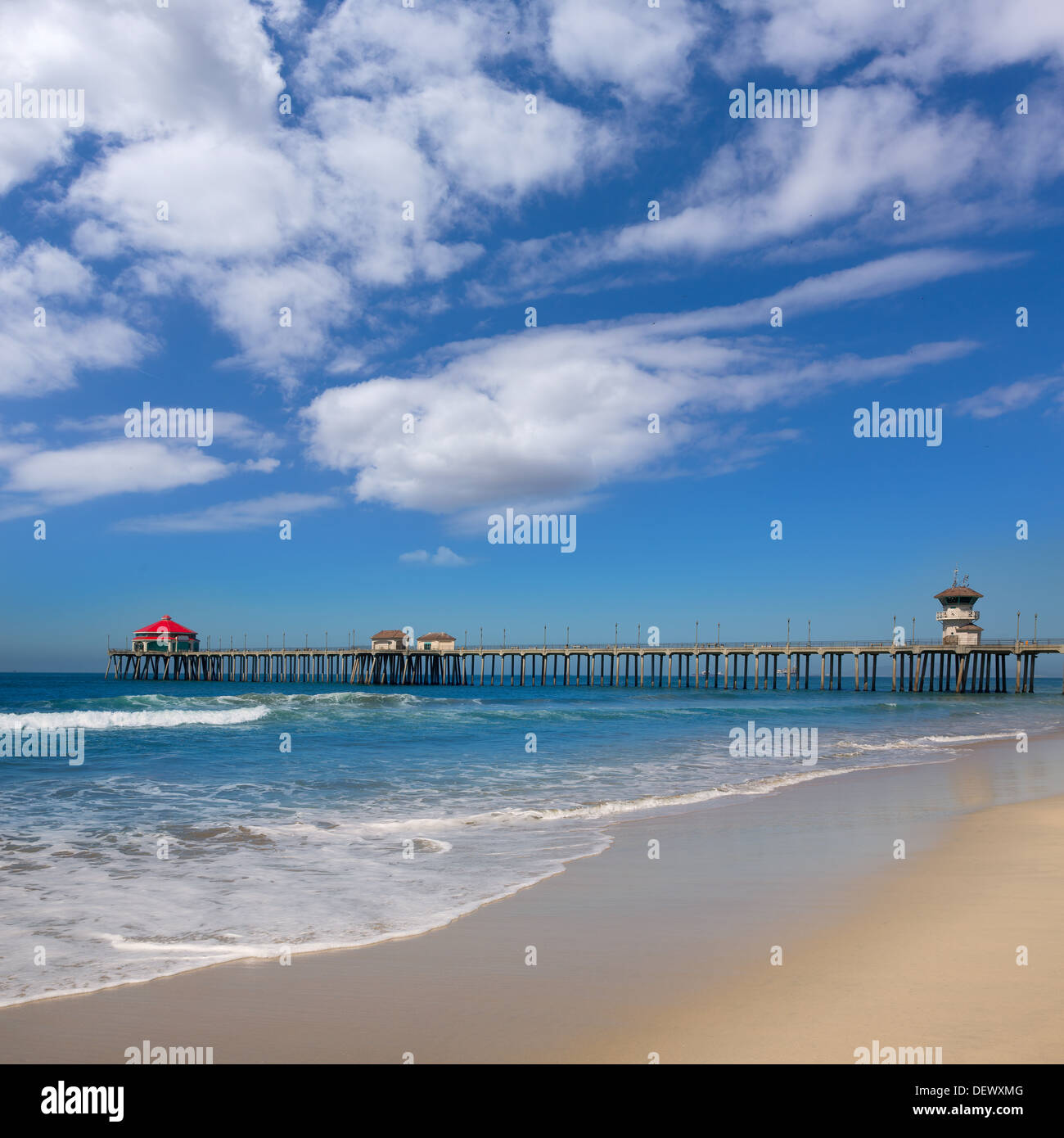 Huntington beach surf hi-res stock photography and images - Alamy