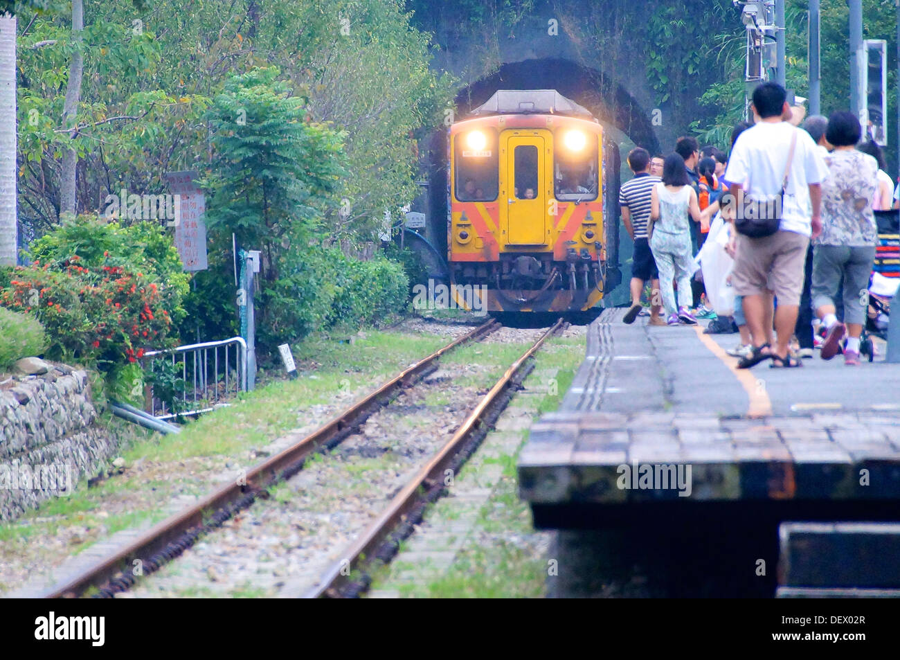 Train stop hi-res stock photography and images - Alamy