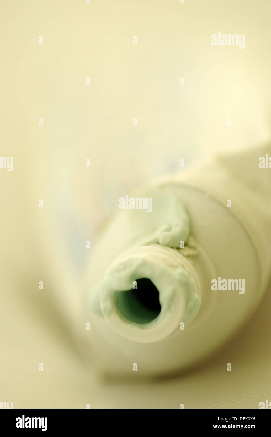 Toothpaste healthcare industry hi-res stock photography and images - Alamy