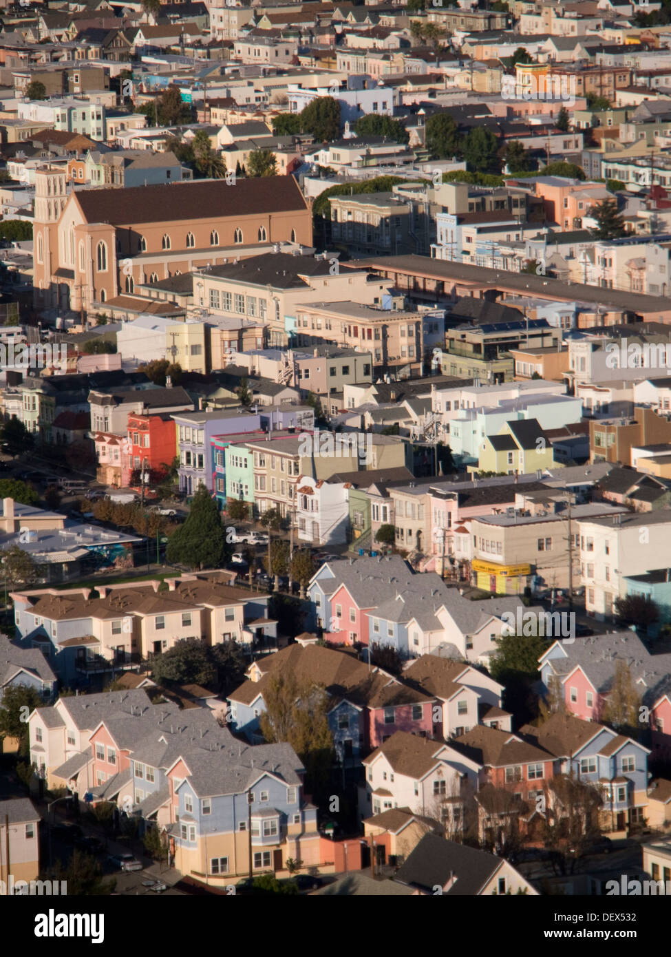 Houses line hi-res stock photography and images - Alamy