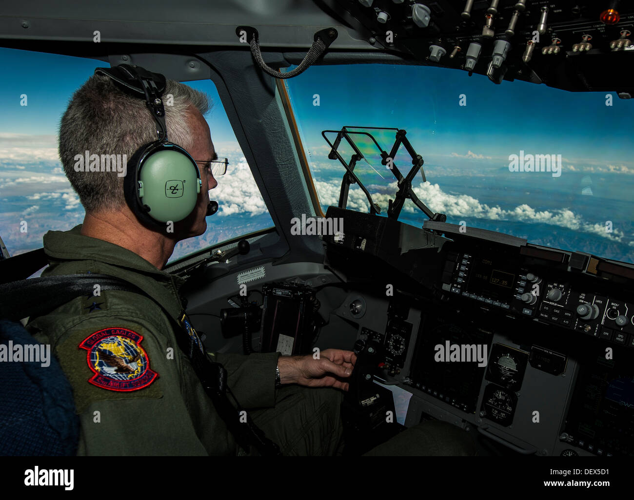Air mobility command commander hi-res stock photography and images - Alamy