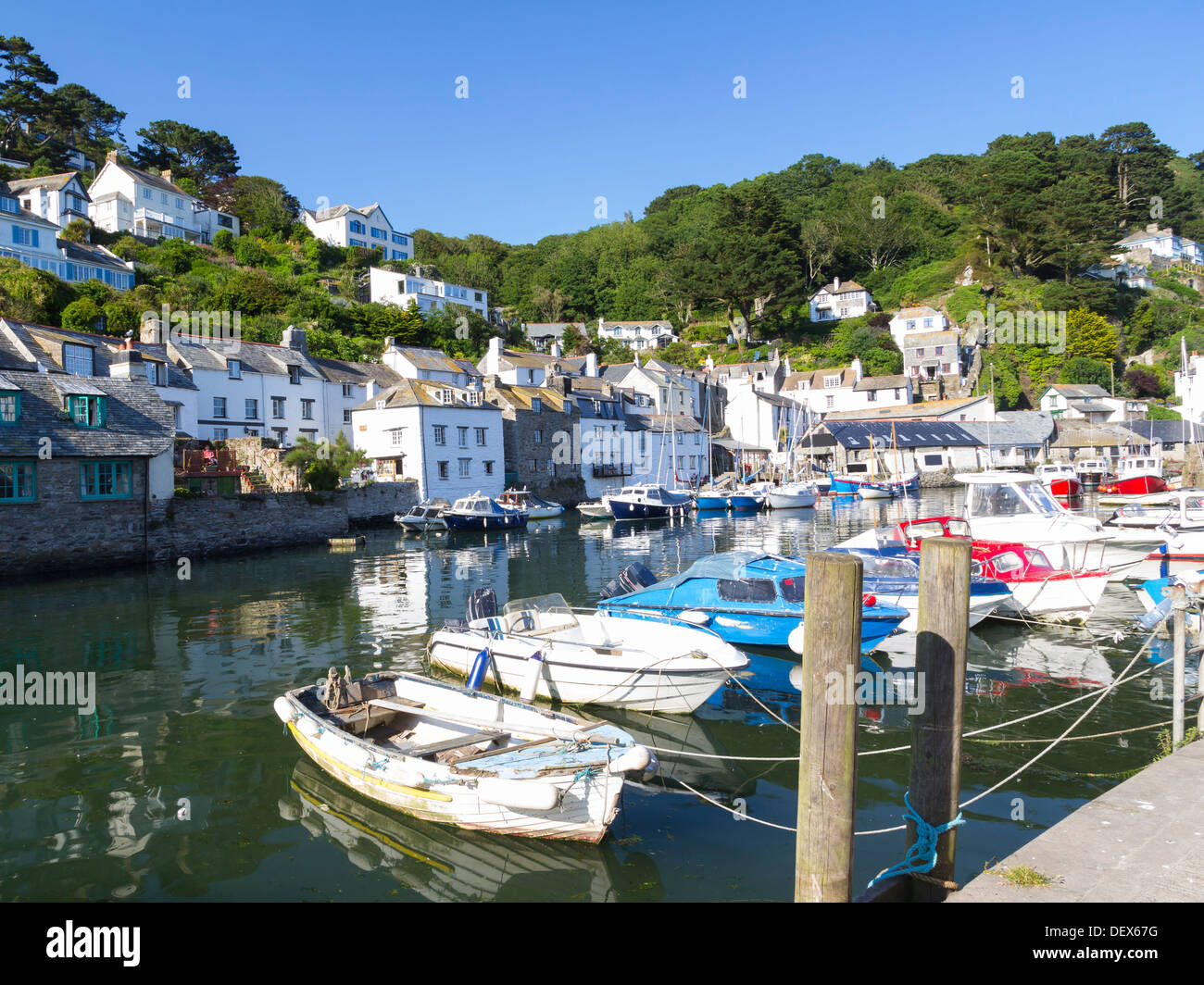 Cornwall polperro uk village port hi-res stock photography and images ...