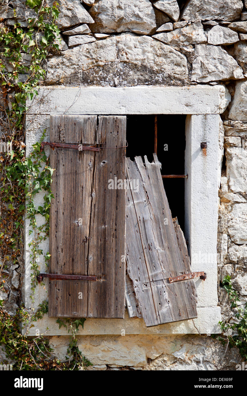 Broken shutter hi-res stock photography and images - Alamy