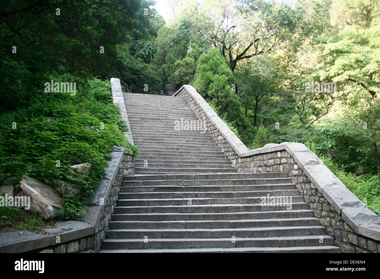Taishan temple hi-res stock photography and images - Alamy