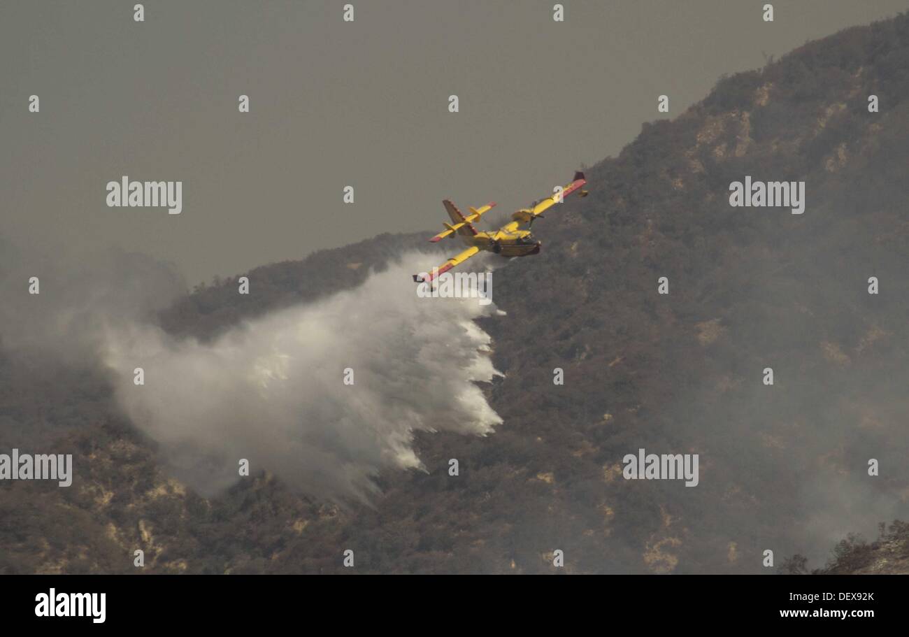 Cl 415 firefighting aircraft hi-res stock photography and images - Alamy