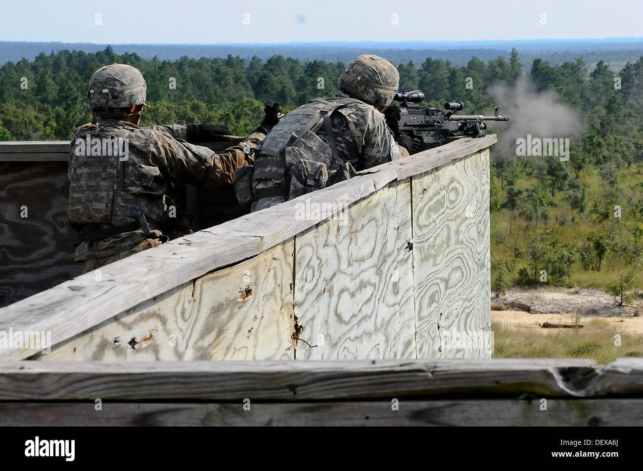 Paratroopers of the 2nd Battalion, 325th Airborne Infantry Regiment ...