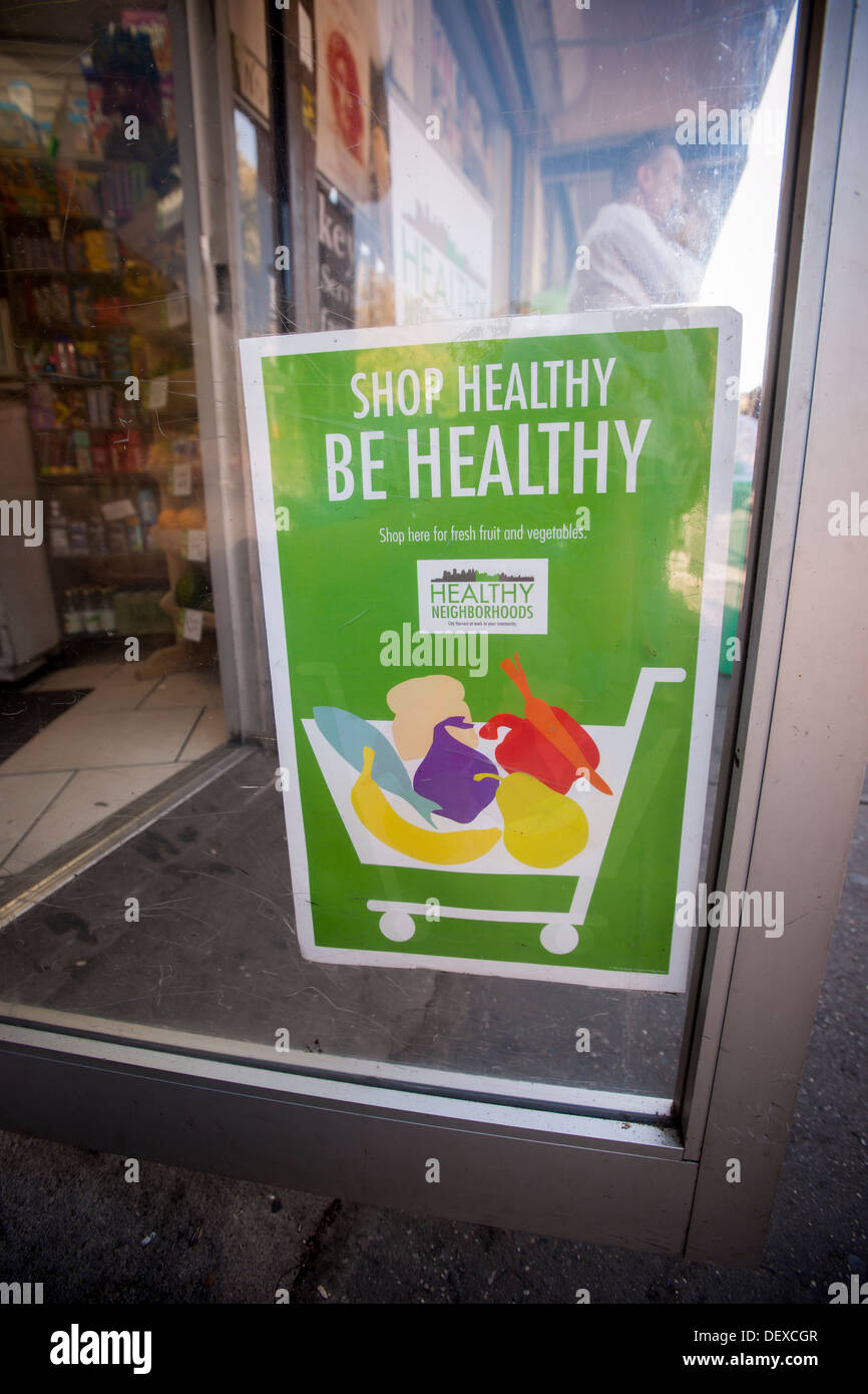 Bodega in the South Bronx in New York Stock Photo - Alamy