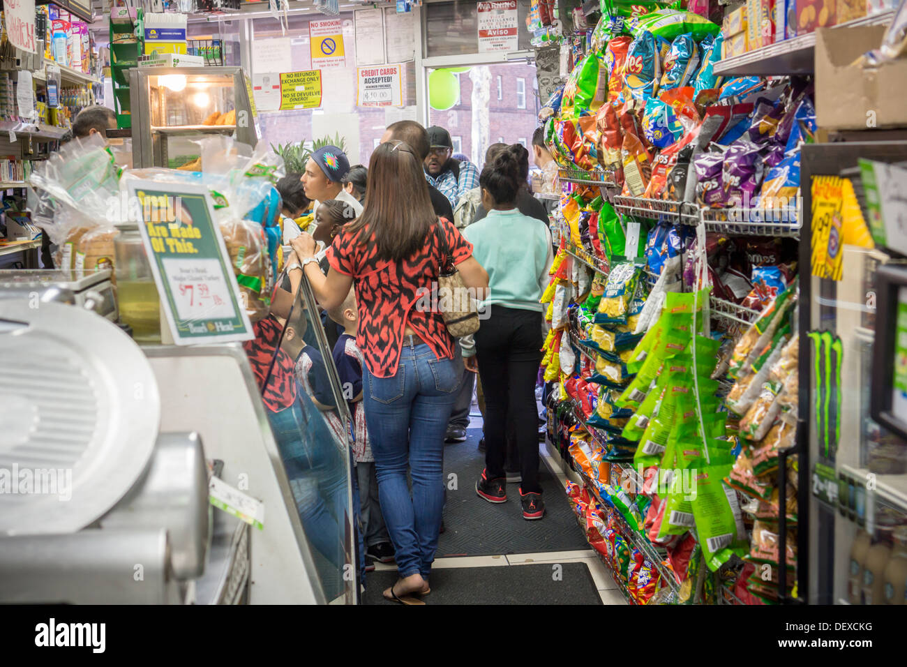 Bronx bodega hi-res stock photography and images - Alamy