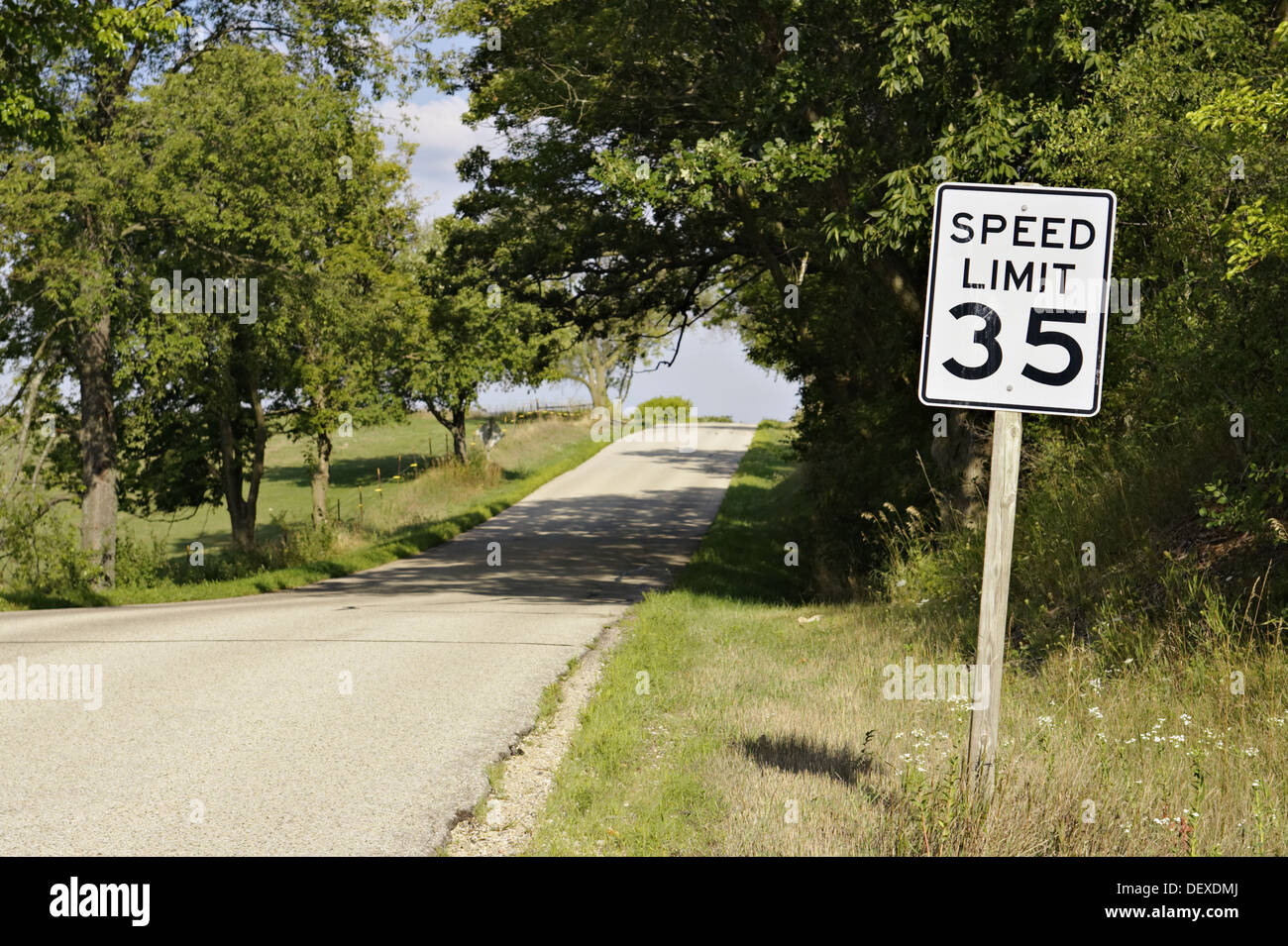 Speed Limit 35 Stock Photos & Speed Limit 35 Stock Images - Alamy Speed Limit 35 Stock Photos & Speed Limit 35 Stock Images - Alamy