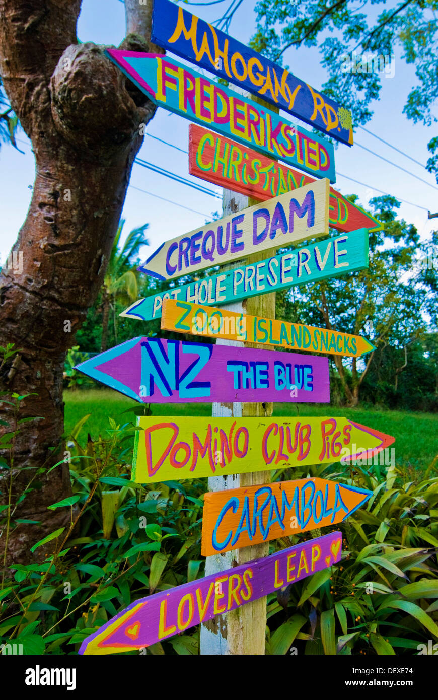 Route direction signs hi-res stock photography and images - Alamy