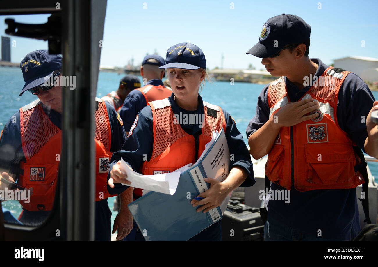 2013 personnel from the coast guard hi-res stock photography and images ...