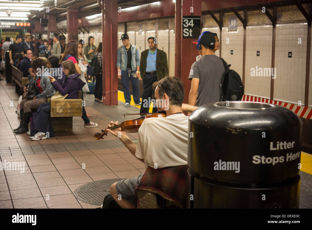 Performer on the 34th Street-Herald Square station in the subway in New ...