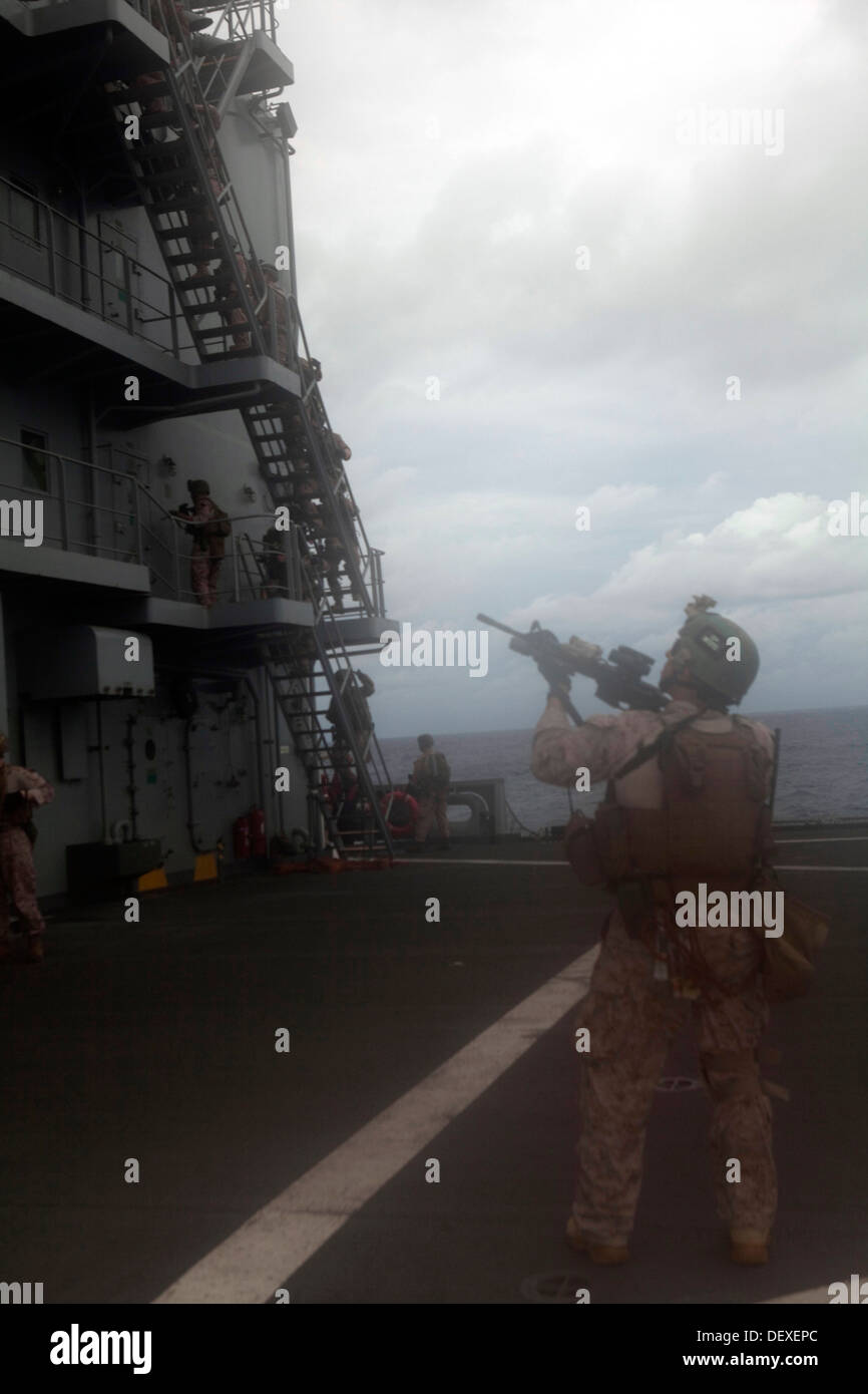 Amphibious reconnaissance platoon hi-res stock photography and images ...