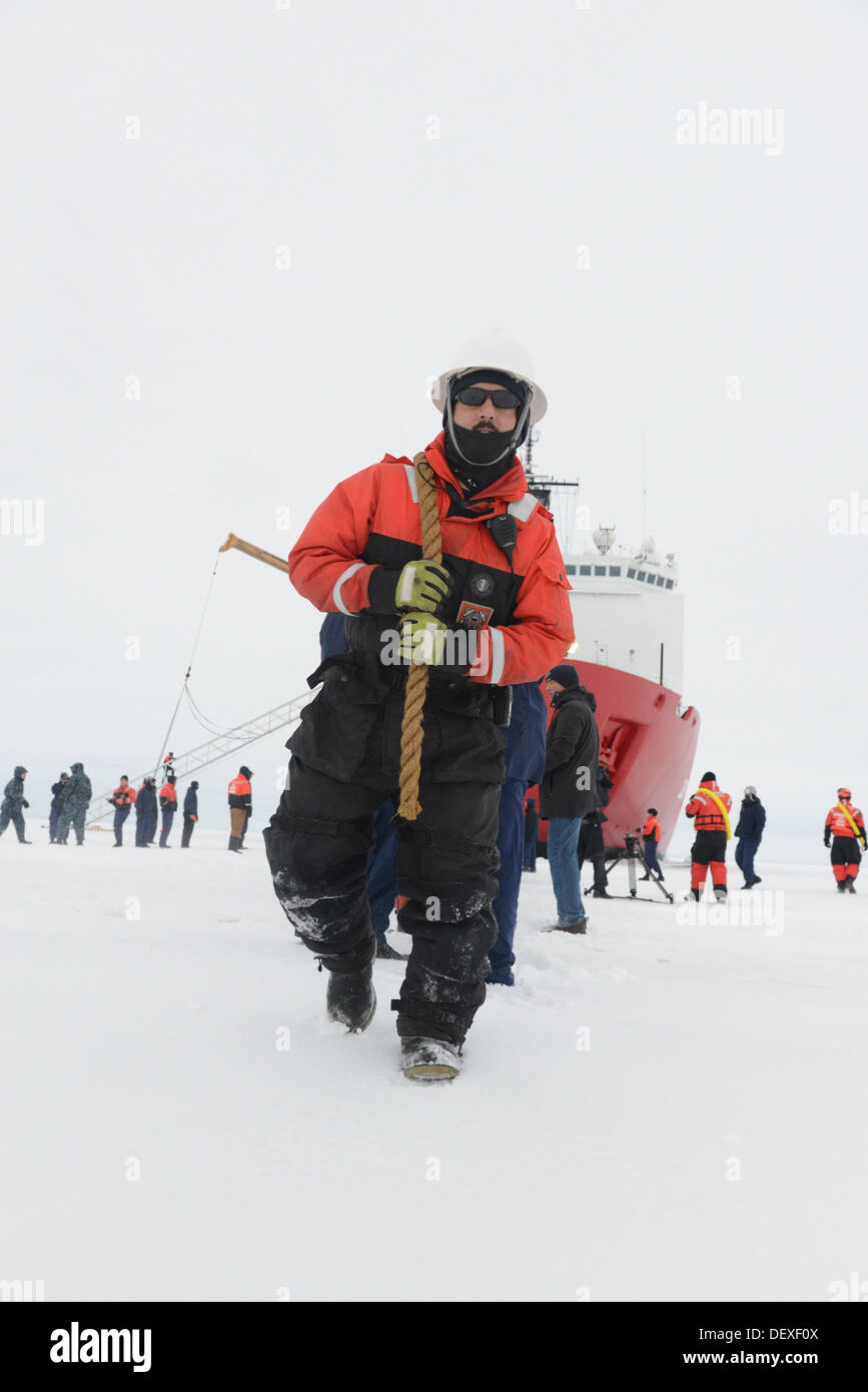 Chief Petty Officer Troy Shrum, of the Coast Guard Cutter Healy deck ...