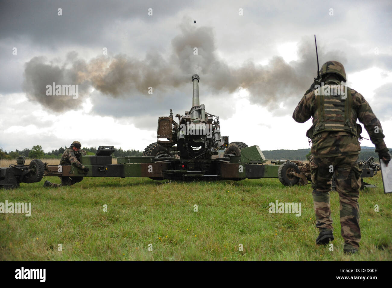 French Army Soldiers fire a French TRF-1 155mm Self-Propelled Howitzer ...