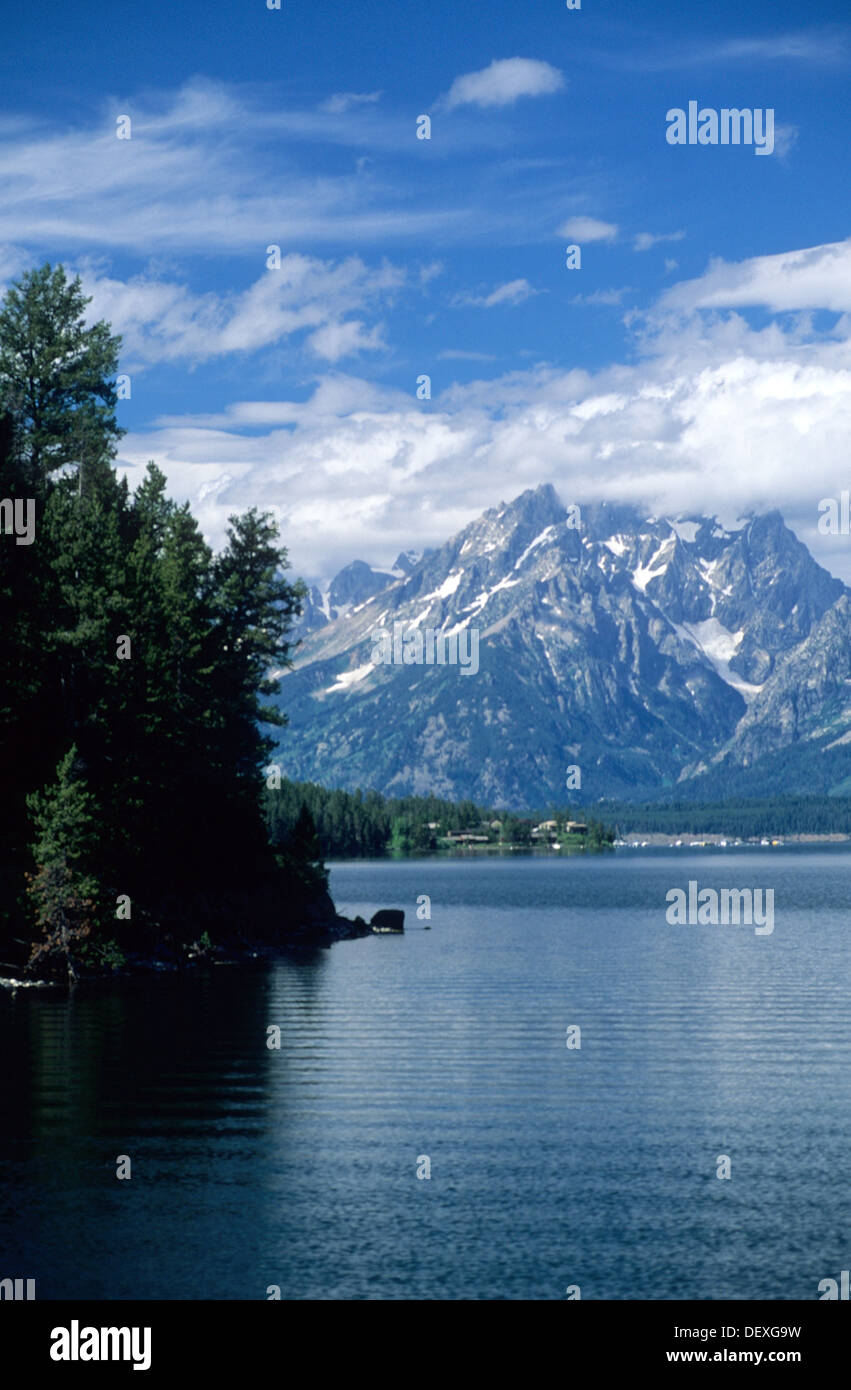 Jackson lake lodge hi-res stock photography and images - Alamy