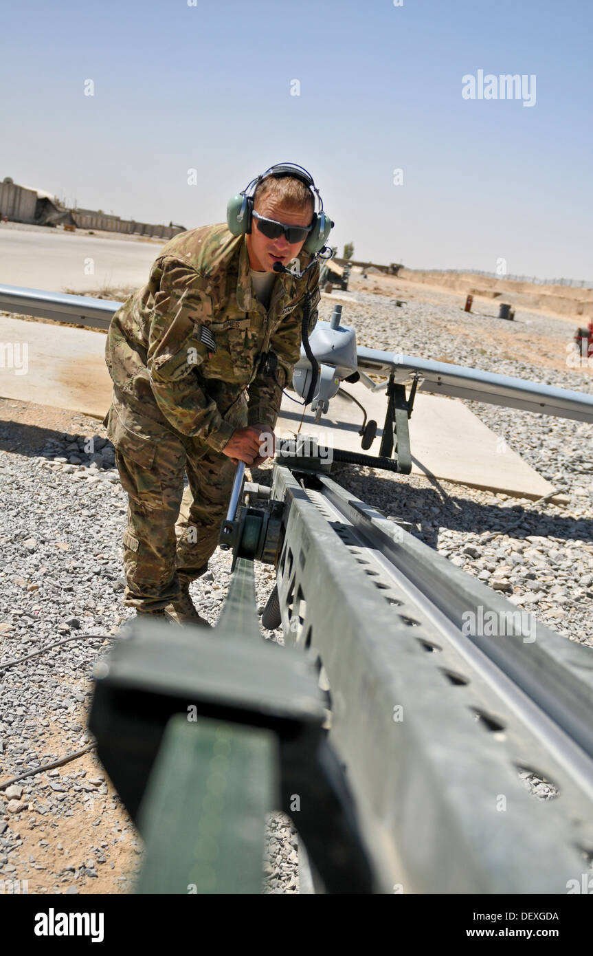 Staff Sgt. Tyronne Jones with Headquarters and Headquarters Troop ...