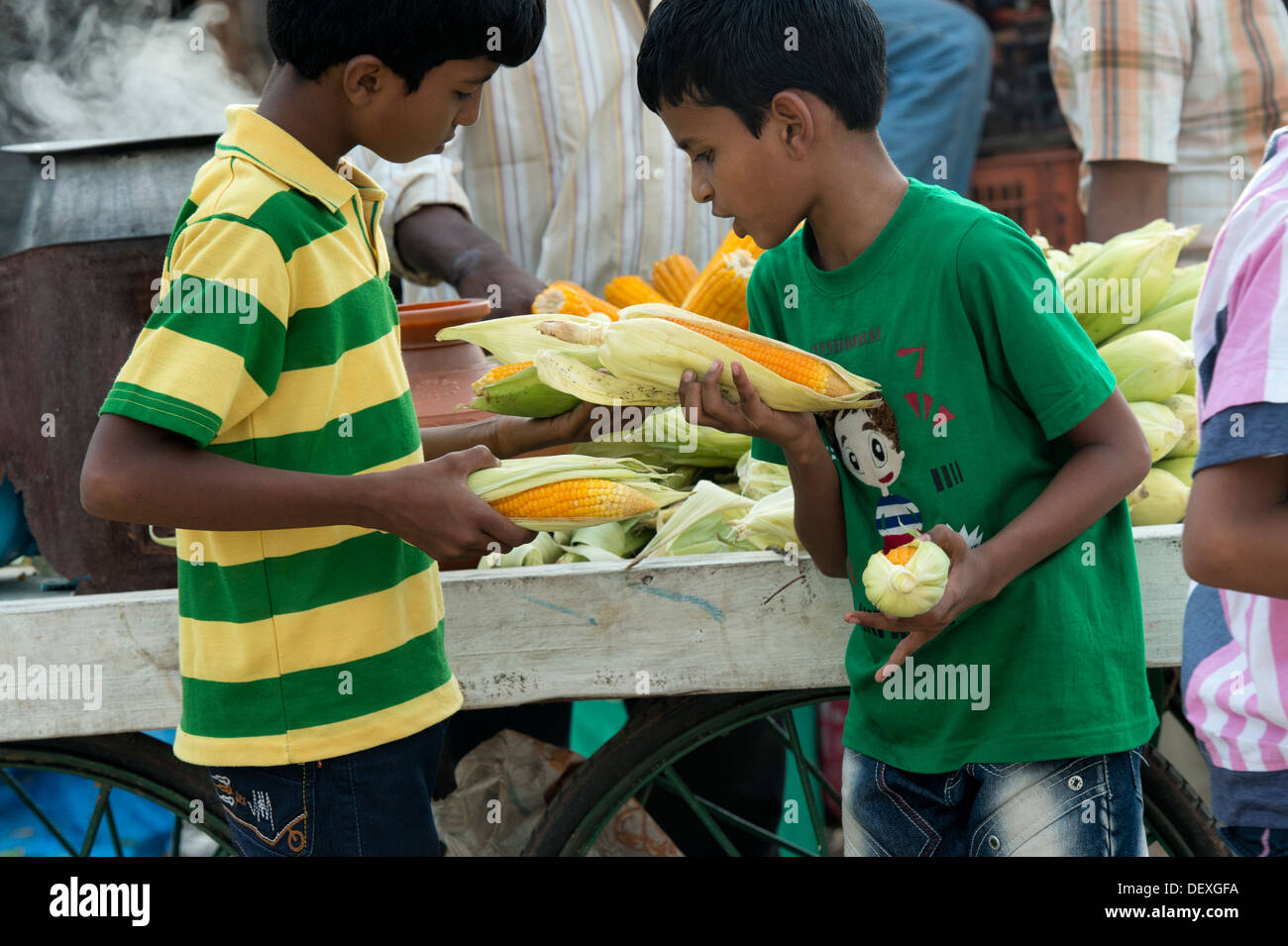 Cart with a corn seller hi-res stock photography and images - Alamy