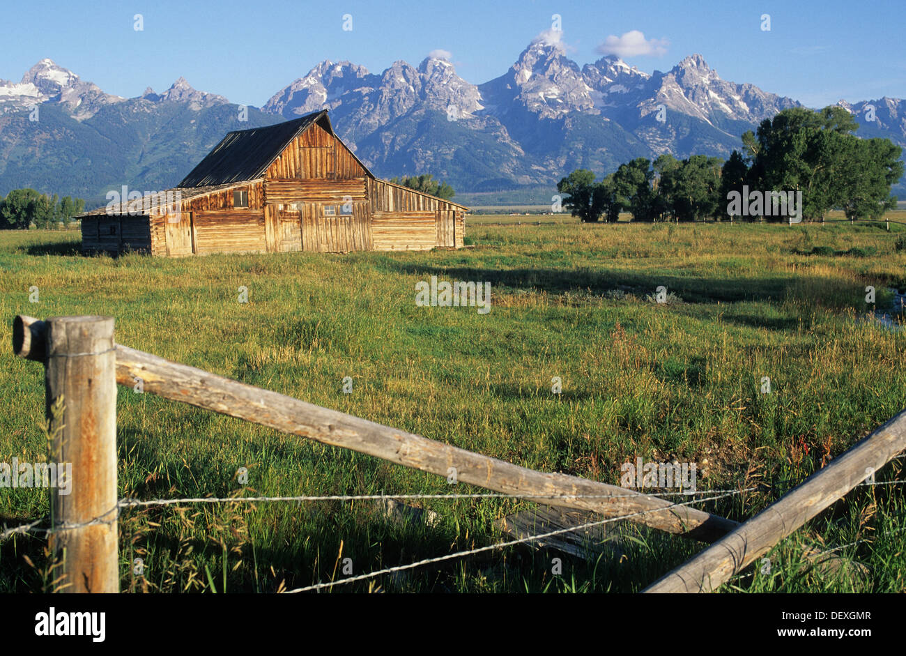 Barn fence hi-res stock photography and images - Alamy