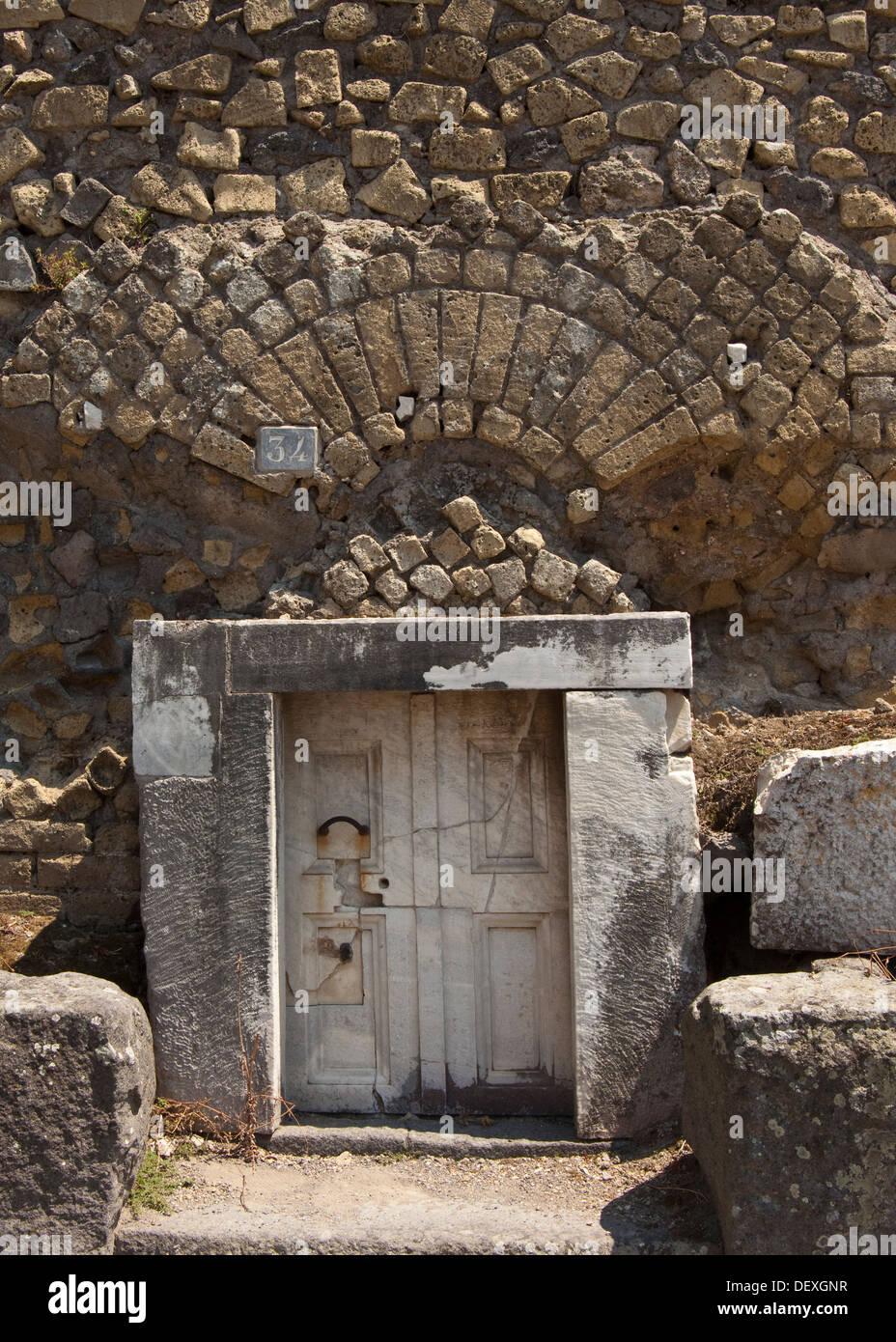 An old Roman tomb entrance Stock Photo - Alamy