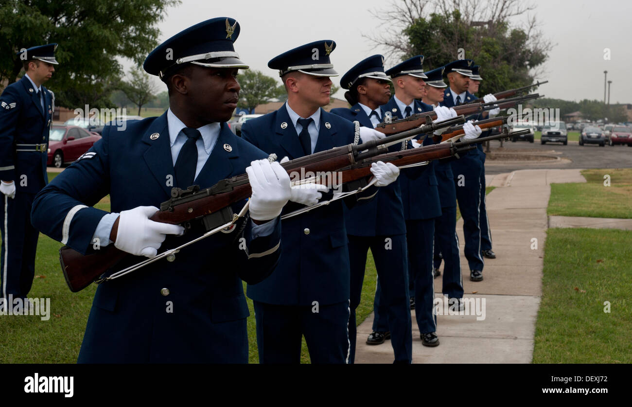 Air force honor guard 21 gun salute hi-res stock photography and images ...