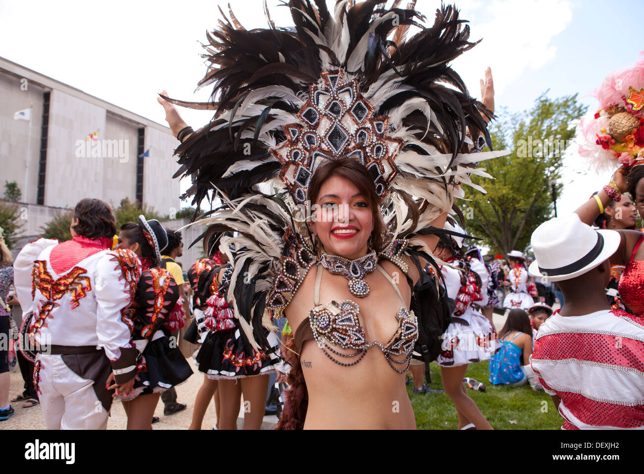 Traditional samba dance hi-res stock photography and images - Alamy
