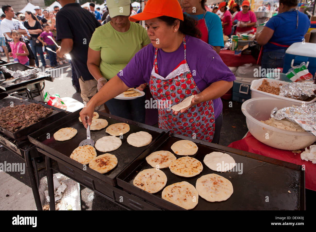 Pupusas salvador hi-res stock photography and images - Alamy
