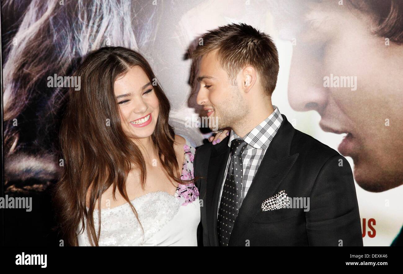 Hailee Steinfeld E Douglas Booth