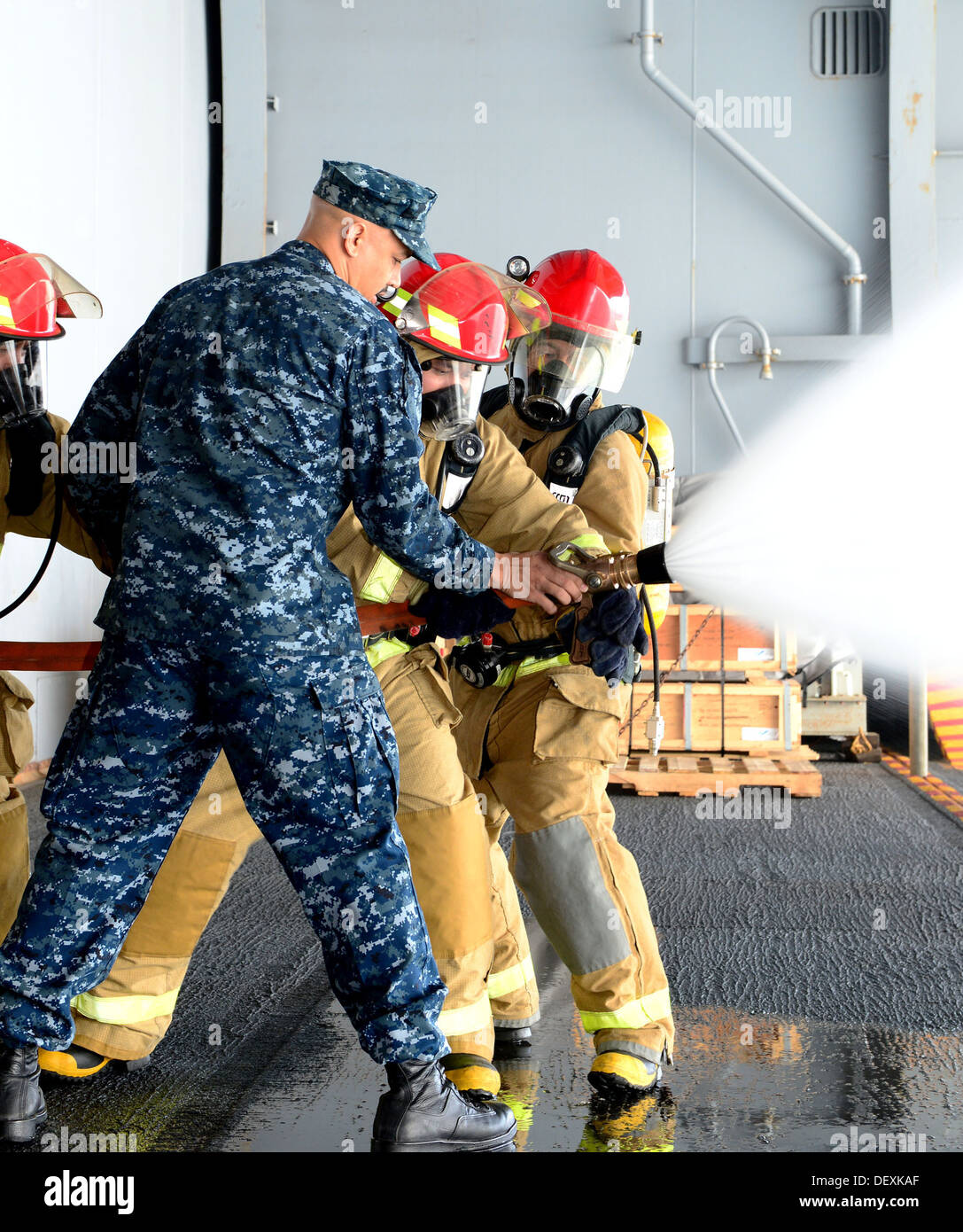 U s navy chief damage controlman hi-res stock photography and images ...