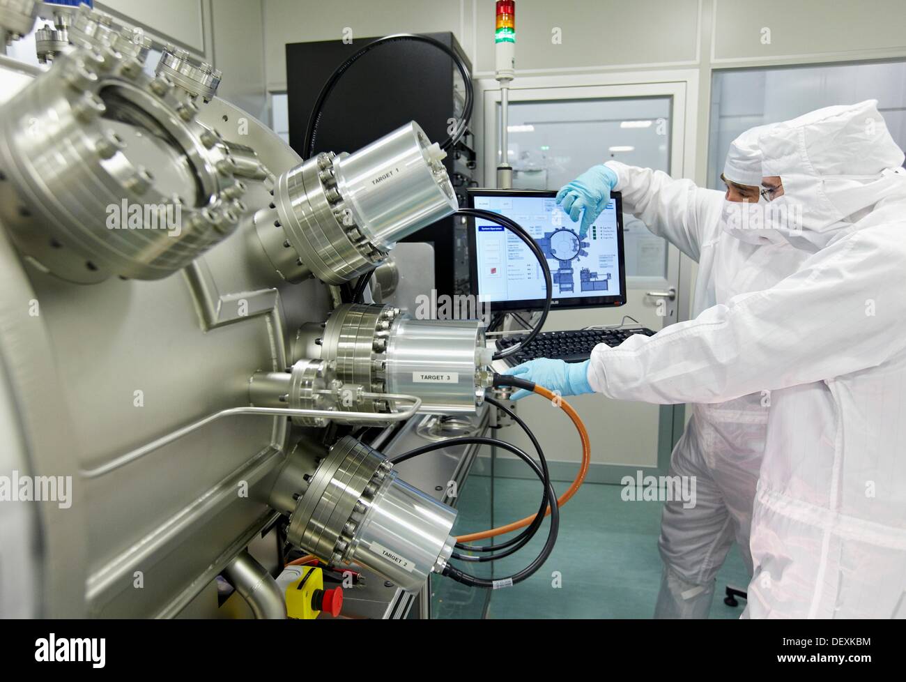 Sputter sputtering hi-res stock photography and images - Alamy