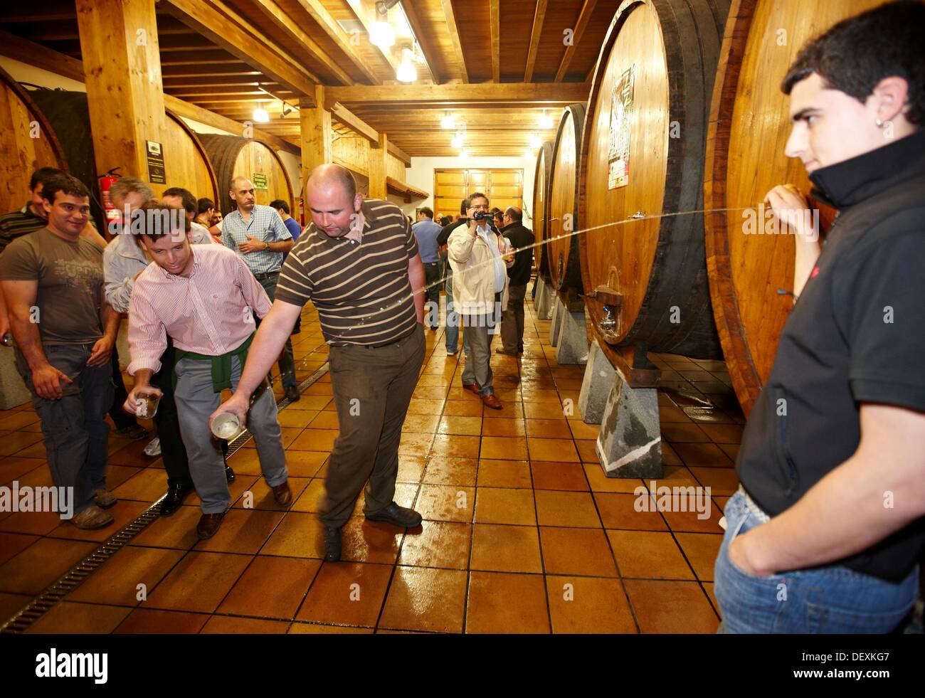 Cider pouring basque hi-res stock photography and images - Alamy