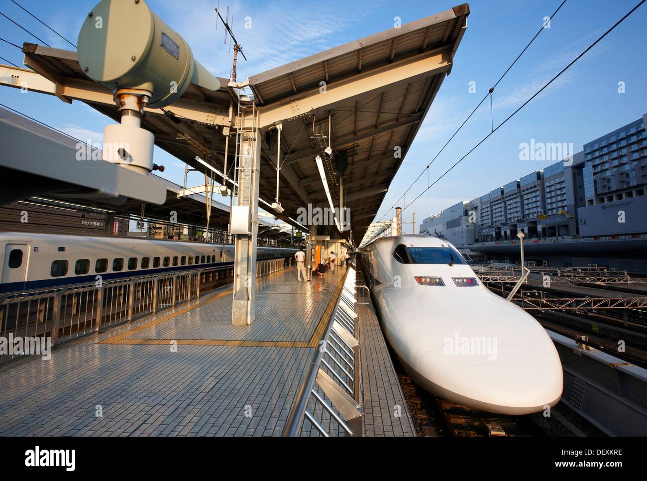 The shinkansen hi-res stock photography and images - Alamy