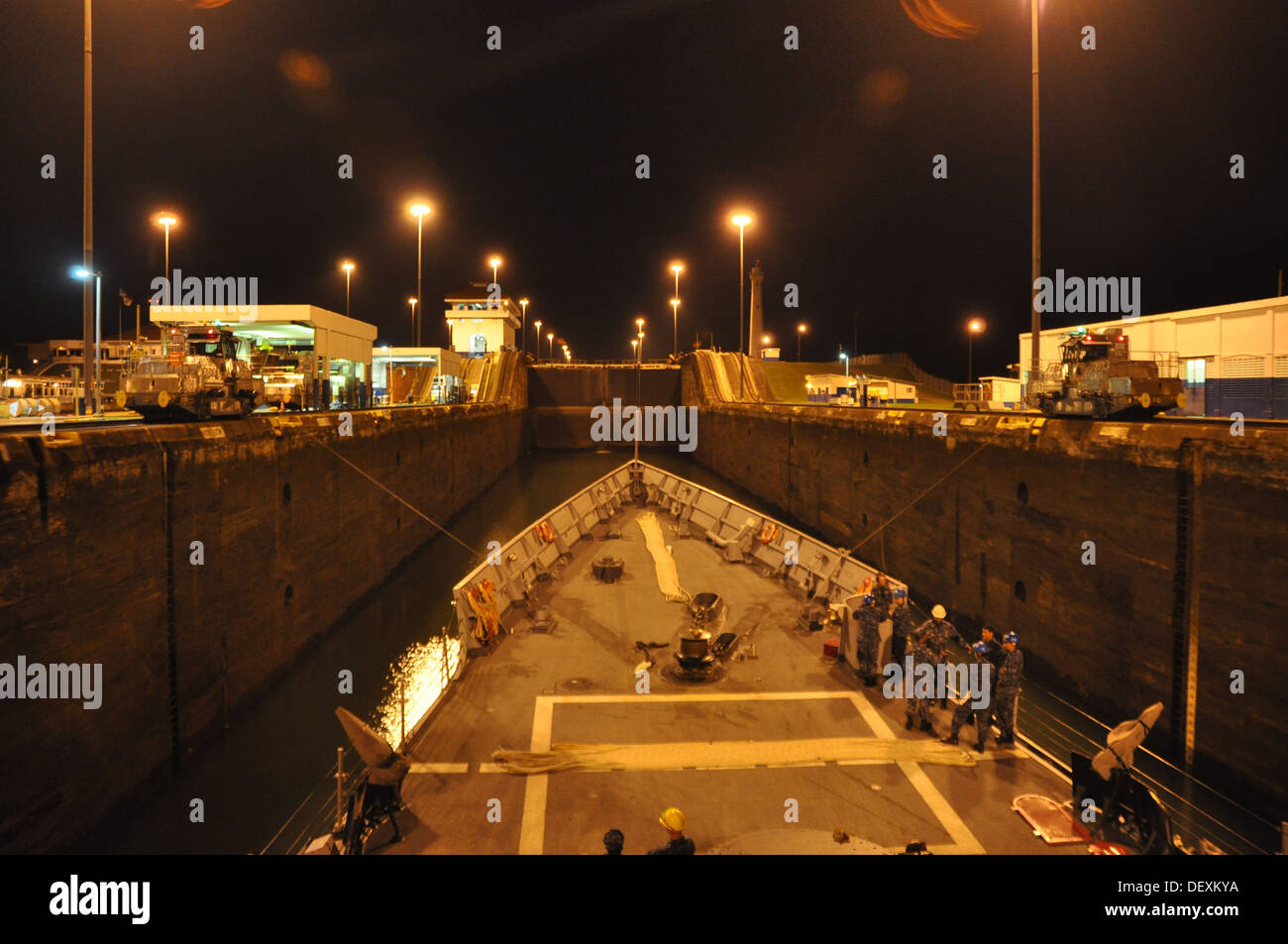 The guided-missile frigate USS Rentz (FFG 46) enters the Gatun locks on ...