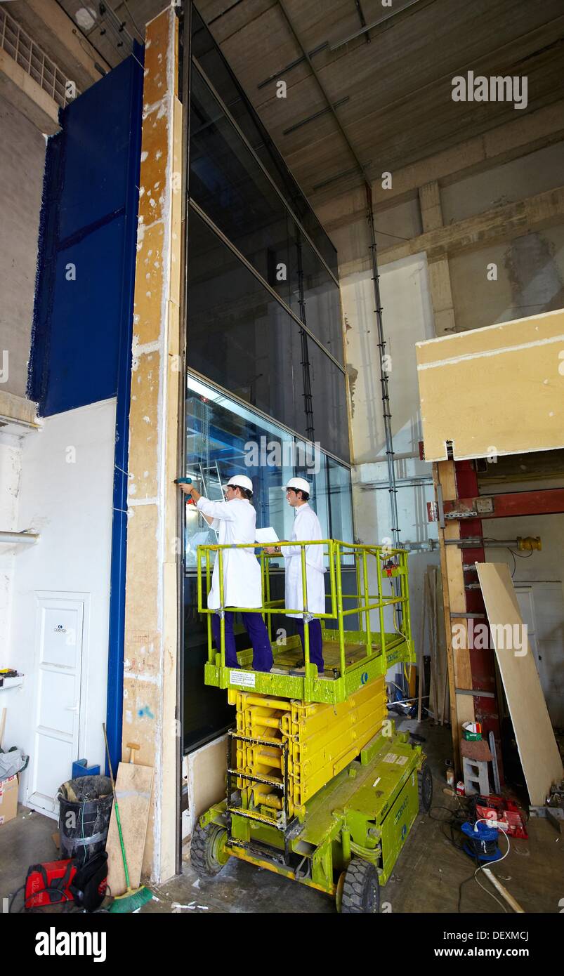 Wind resistance testing hi-res stock photography and images - Alamy