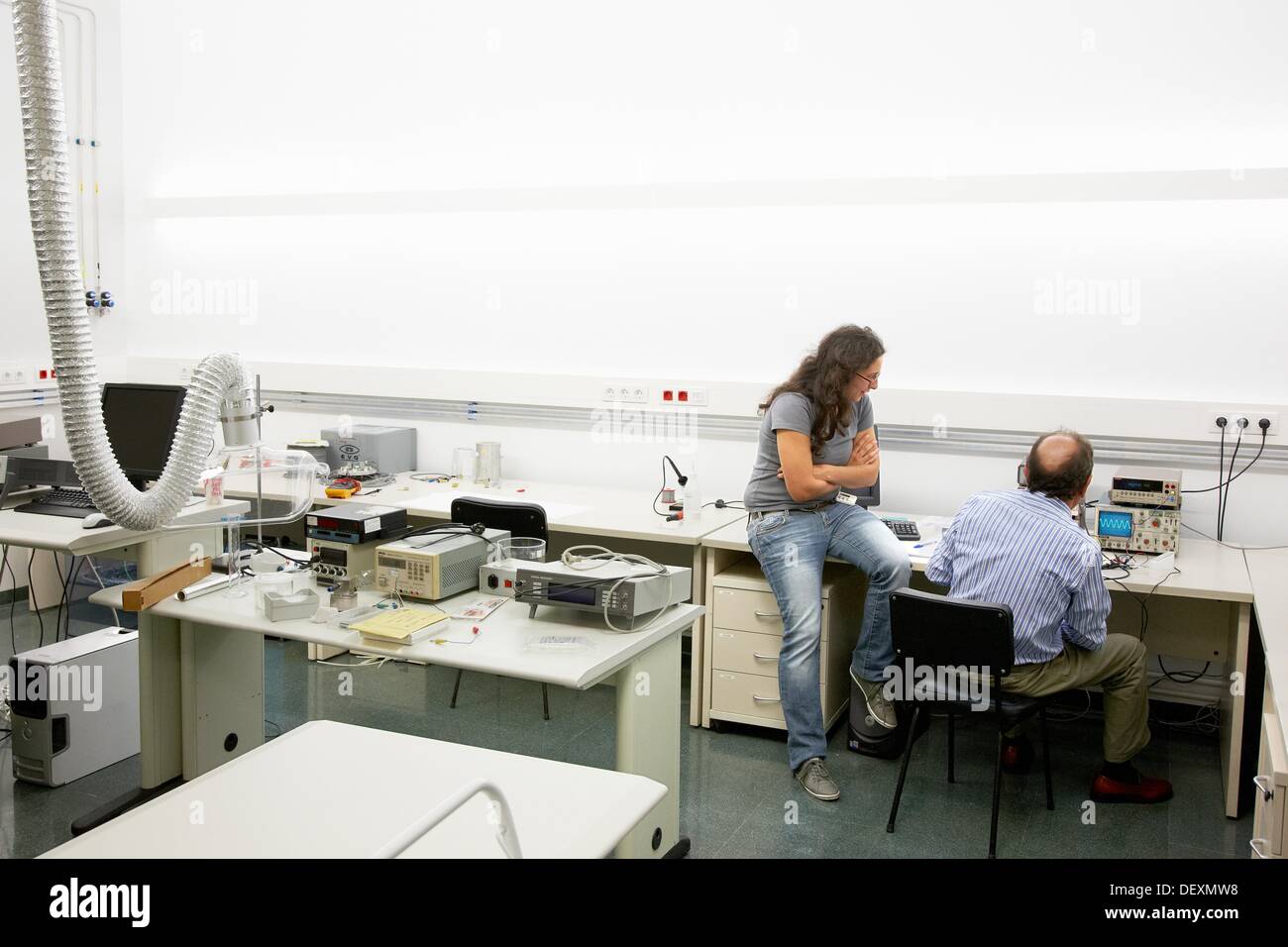 Electronic laboratory, Microelectronics and Microsystems Unit, CEIT ...