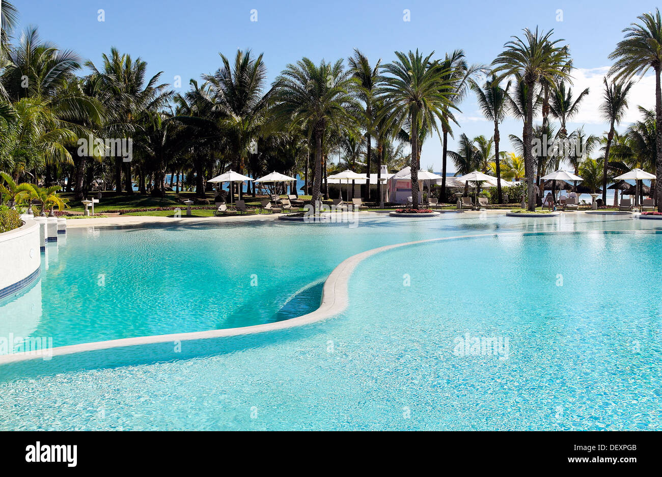 Swimmingpool hi-res stock photography and images - Alamy