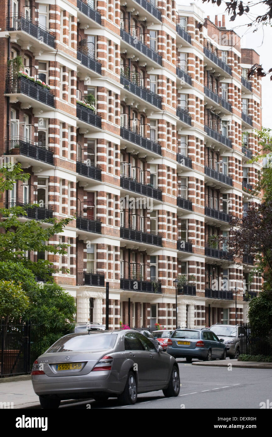 Apartment Buildings near Victoria London Stock Photo - Alamy