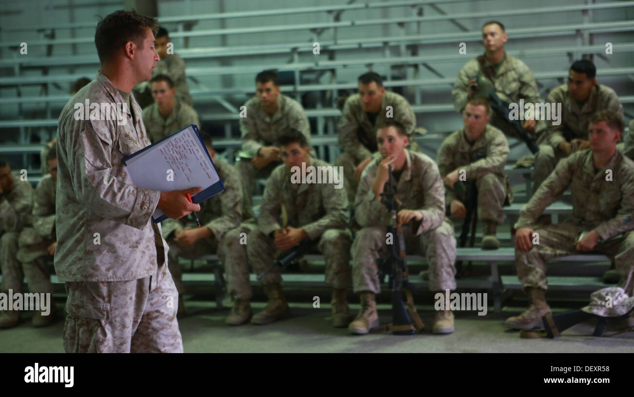1st marine division schools hi-res stock photography and images - Alamy