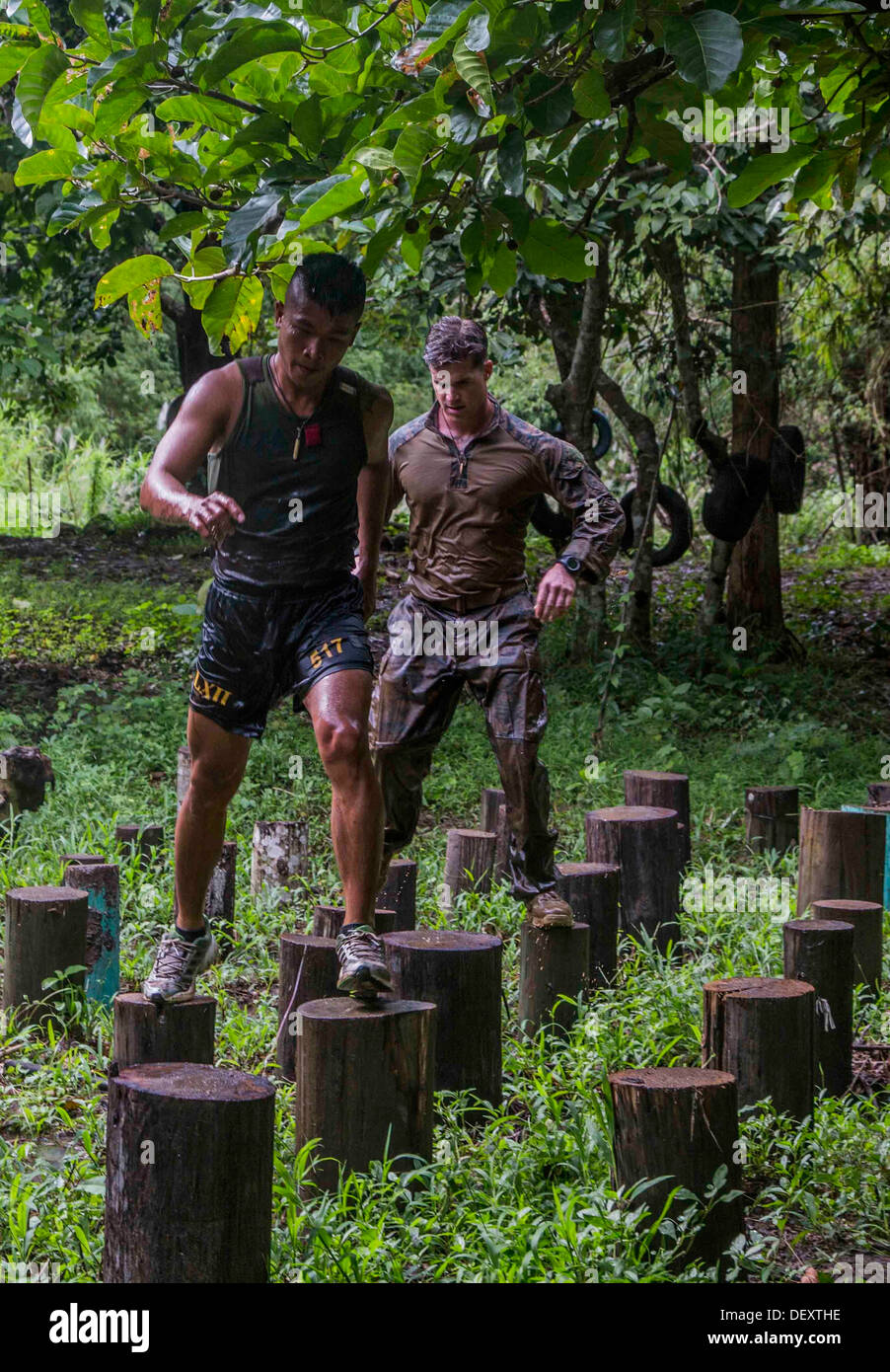 U.S. Marines with Force Reconnaissance Platoon, Maritime Raid Force ...