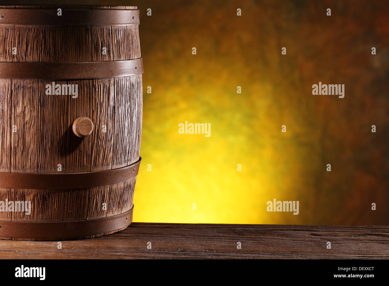 Old barrel staves hi-res stock photography and images - Alamy