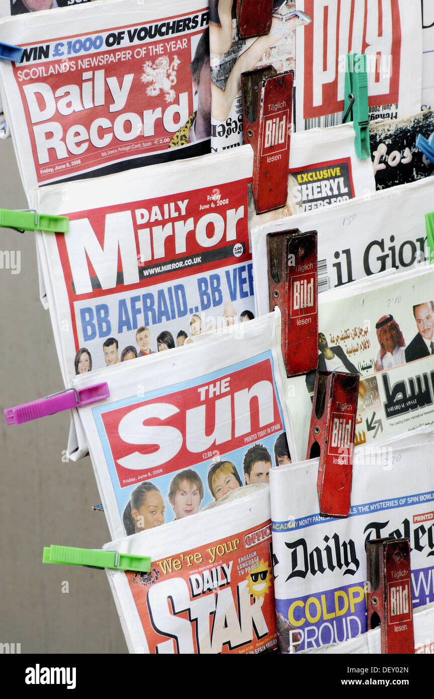 International press stand hi-res stock photography and images - Alamy