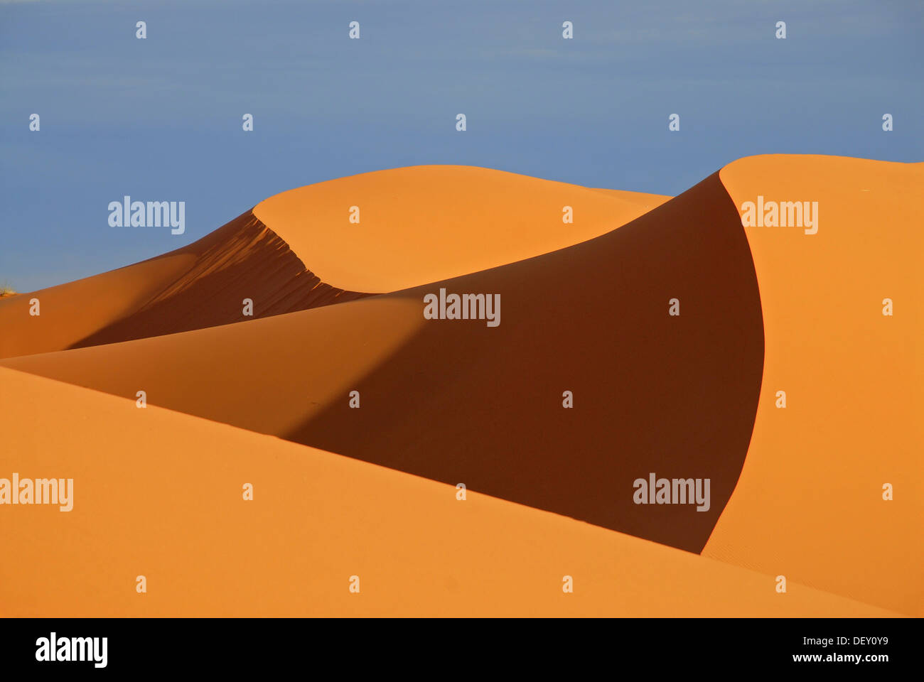 Edge sahara desert hi-res stock photography and images - Alamy